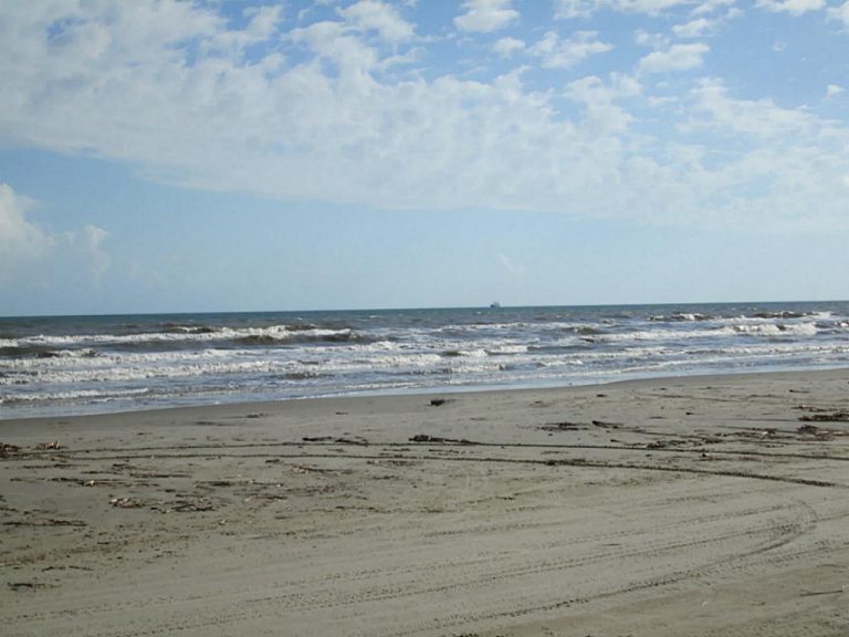 8 of the Best Houston Beaches You Would Love to Splash Around - Flavorverse