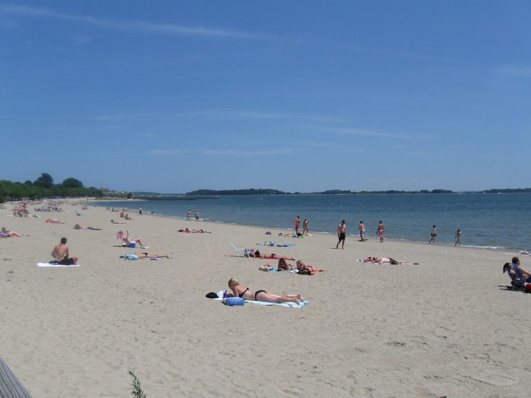 10 Best Beaches in and Near Boston - Flavorverse