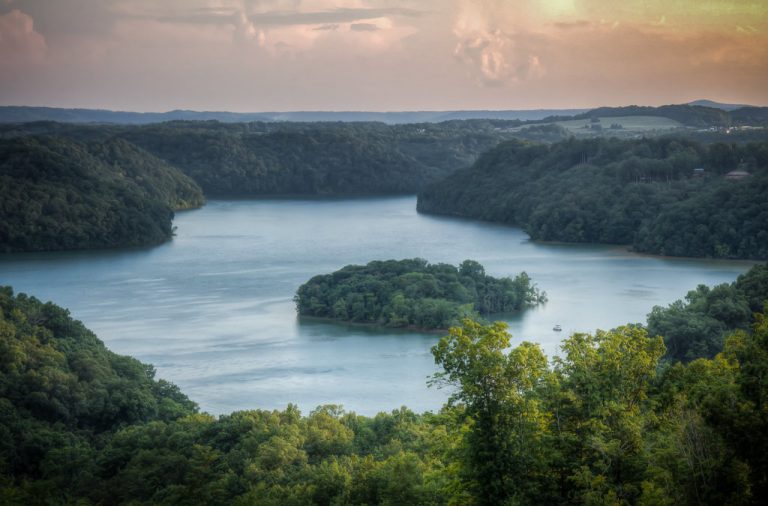 13 Best Lakes in Tennessee For a well-earned Vacation - Flavorverse