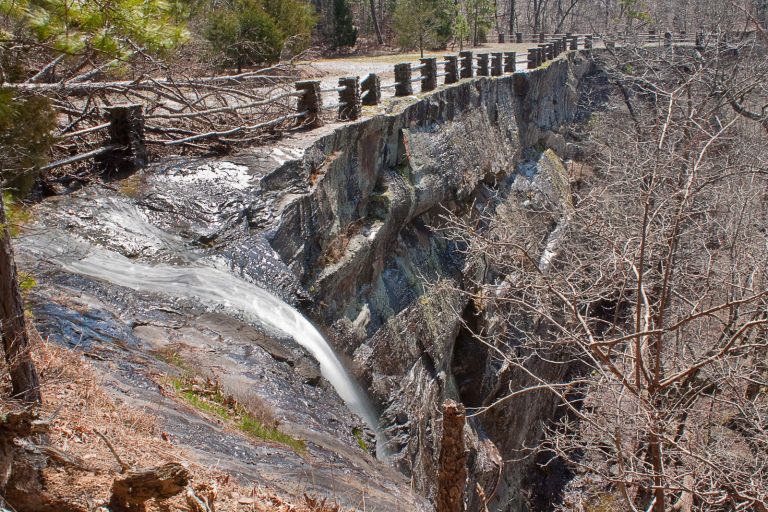 17 Best Waterfalls in Arkansas to Hike, Swim, and Have Fun - Flavorverse