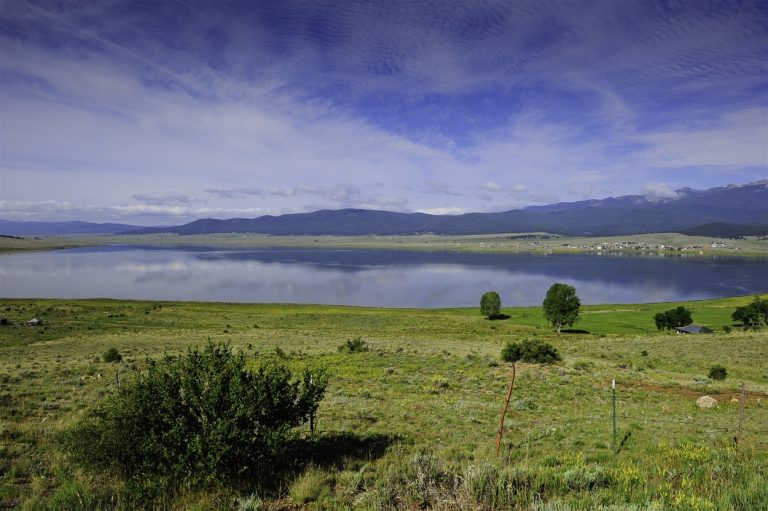 19 of the Best and Most Beautiful Lakes in New Mexico - Flavorverse