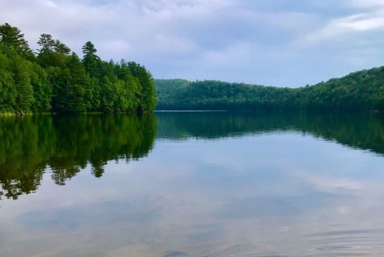 15 Lakes in Vermont for a Fun-Filled Vacation - Flavorverse