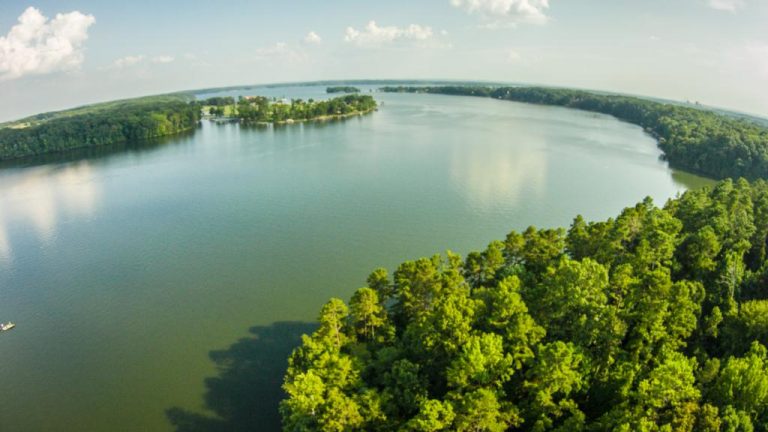 17 of the Best Lakes in Alabama for a Perfect Vacation - Flavorverse