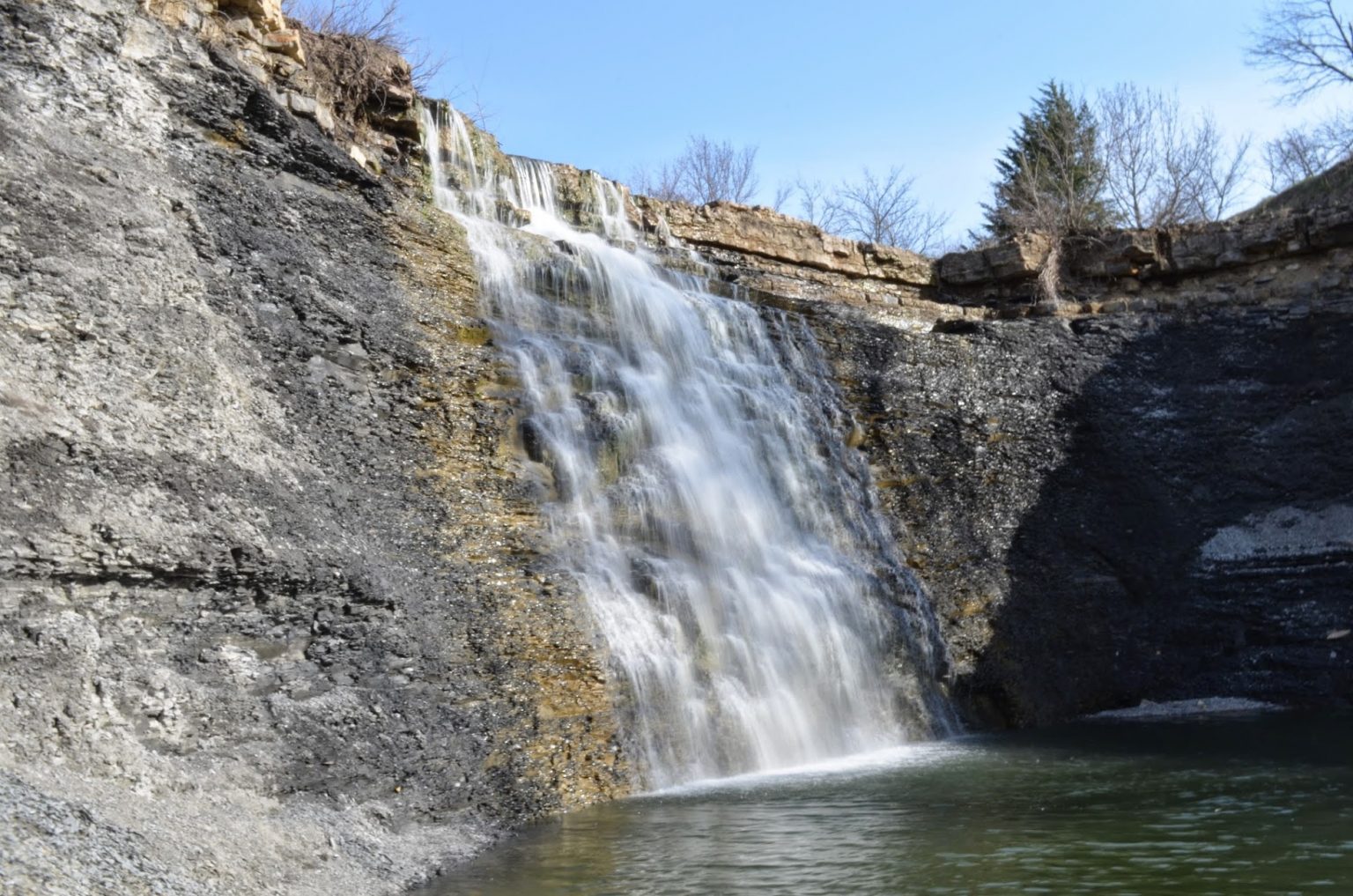17 Waterfalls in Kansas to Visit for a Perfect Vacation