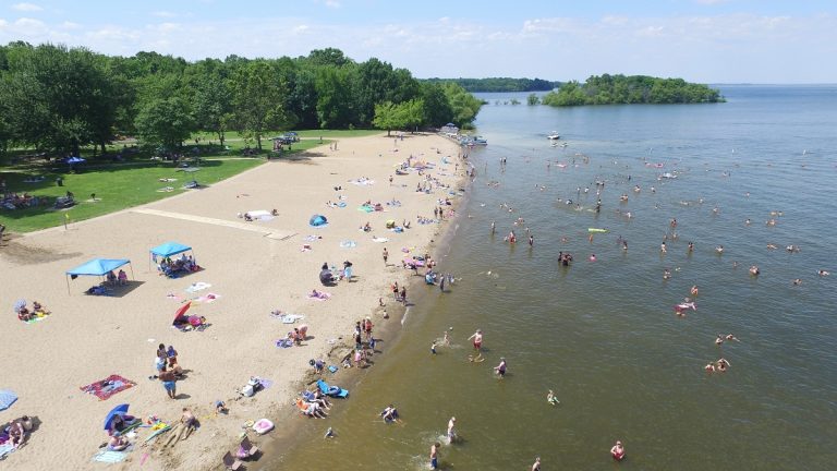 18 of the Best Lakes in Illinois for a Wonderful Vacation - Flavorverse