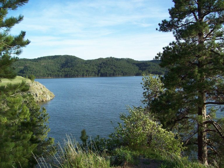 17 Best Lakes in South Dakota for a Delightful Holiday - Flavorverse