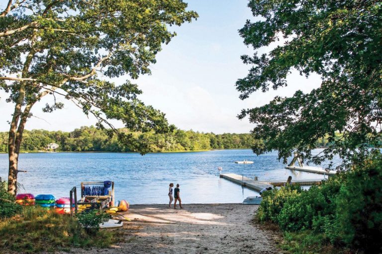 17 Best Lakes in Rhode Island for an Enjoyable Vacation