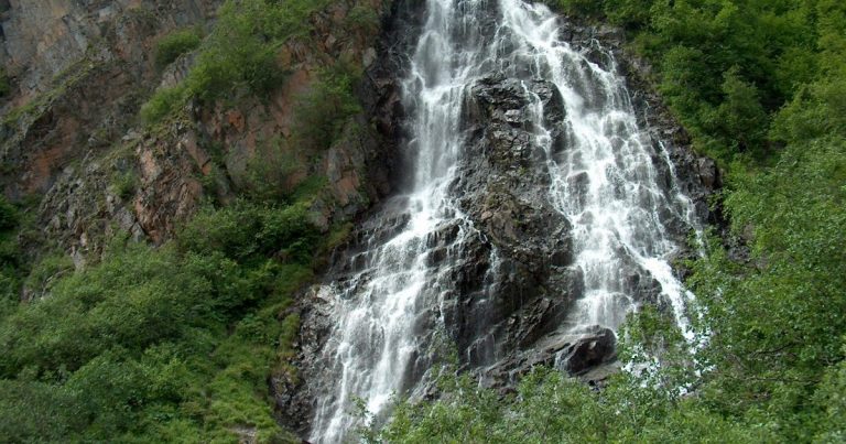 36 Spooky and Haunted Places in Maine to Freak You Out - Flavorverse